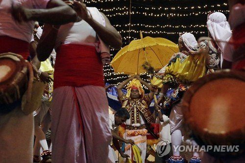 SRI LANKA RELIGION PATTINI CULT : 네이트 뉴스