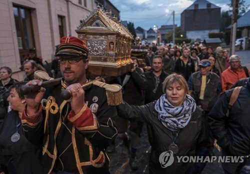 BELGIUM PHOTO SET SAINTE ROLANDE PROCESSION : 네이트 뉴스