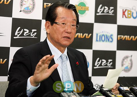 [SPN기자석]KBO와 센테니얼의 불안한 동거 : 네이트 뉴스