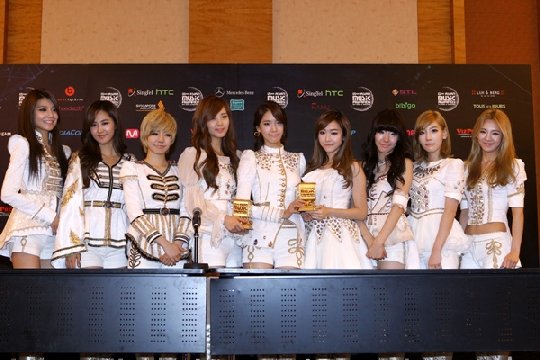 [2011 MAMA]소녀시대 "亞 이후 월드 투어 하고 싶다" : 네이트 연예