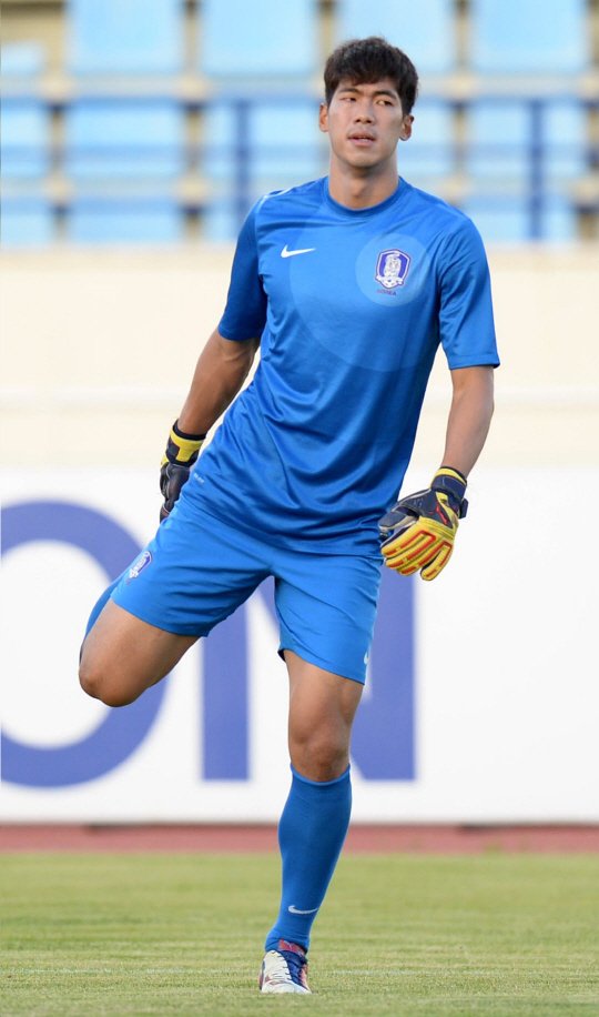 '신들린 방어' 이범영, K리그 클래식 26R MVP 선정 : 네이트 스포츠