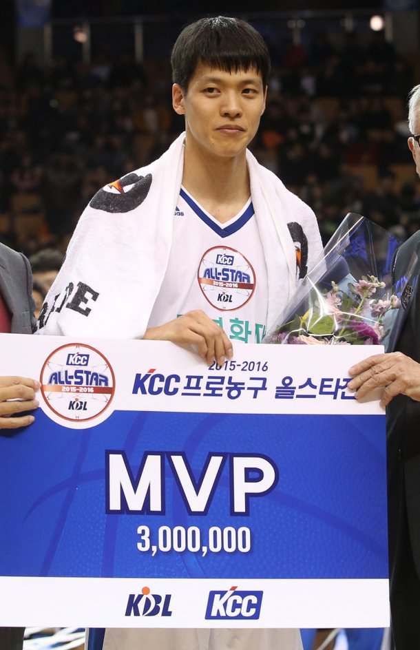 '김선형 별중의 별' KBL 올스타전, 팬-선수 어우러진 축제 : 네이트 스포츠