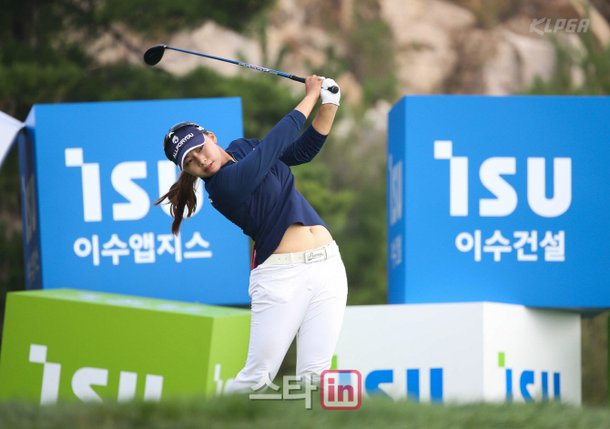 [포토]이수그룹 제38회 KLPGA 챔피언십 2R, '김지영, 자세 좋죠?' : 네이트 스포츠
