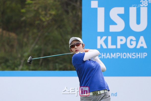 배선우, KLPGA 챔피언십 3R 공동 선두 도약…"2승은 메이저로?" : 네이트 스포츠