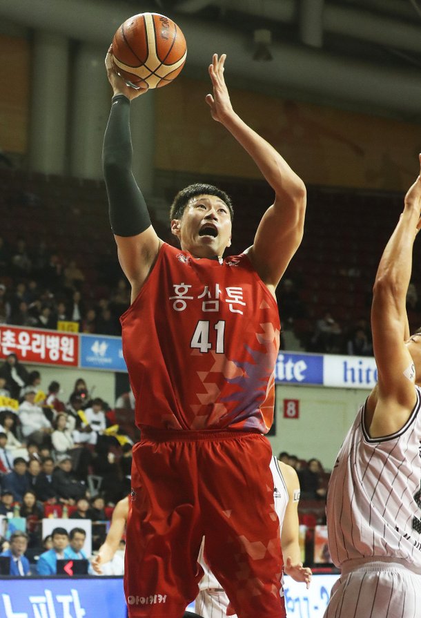 KGC인삼공사 오세근, 프로농구 3라운드 MVP 선정 : 네이트 스포츠