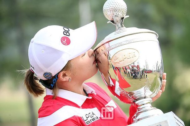 [포토] 장하나 'KLPGA챔피언십 40대 우승자' : 네이트 스포츠