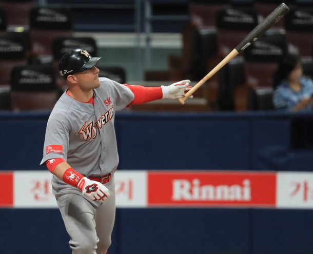 '7월에만 9홈런' SK 로맥, KBO리그 7월 MVP 등극 : 네이트 스포츠