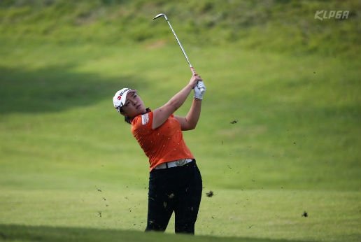 [볼빅여자오픈] 장하나·최은우, 첫날 7언더파 공동 선두…홀인원 양수진, 공동 3위 : 네이트 뉴스