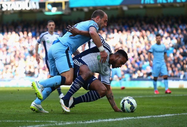 [EPL 리뷰] '보니 데뷔골' 맨시티, '10명' WBA 3-0으로 꺾어 : 네이트 스포츠