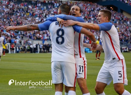 [코파 리뷰] '뎀프시 1G 1AS' 미국, 에콰도르 2-1 꺾고 4강 진출…아르헨티나or베네수엘라 상대 : 네이트 뉴스