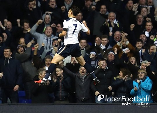 [런던 현장 리뷰] '손흥민 1G 1AS' 토트넘, 스완지에 5-0 대승…선두권 추격 : 네이트 뉴스