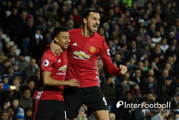 [EPL STAR] '9G 10골' 즐라탄은 여전히 월드클래스다 : 네이트 스포츠