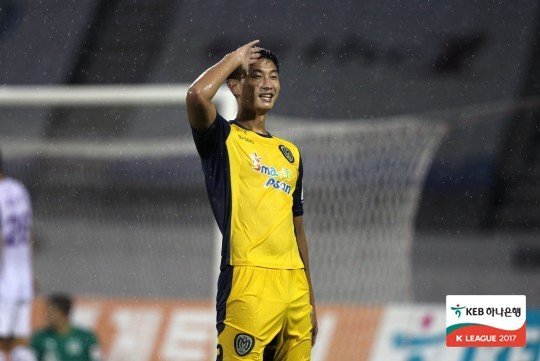 [챌린지 리뷰] '김현 1G 1AS' 아산, 안양에 2-0 승…6G 만에 승 : 네이트 스포츠