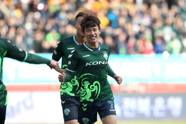 '1골 3도움' 한교원, K리그1 28R MVP 선정…K리그2는 박주원 : 네이트 스포츠