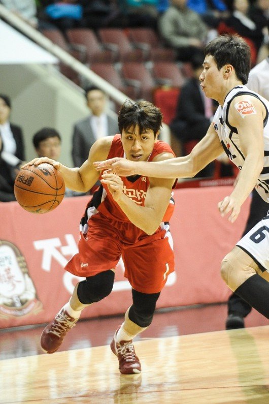 '김태술 19점 7도움' KGC인삼공사, KT 꺾고 3연패 탈출 : 네이트 스포츠