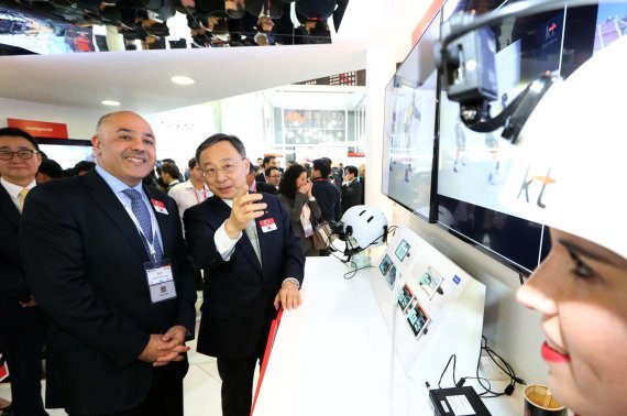 [MWC 2016] KT, 해외서 기가토피아 실현…ICT로 '뉴 황의 법칙' 쓴다 : 네이트 뉴스