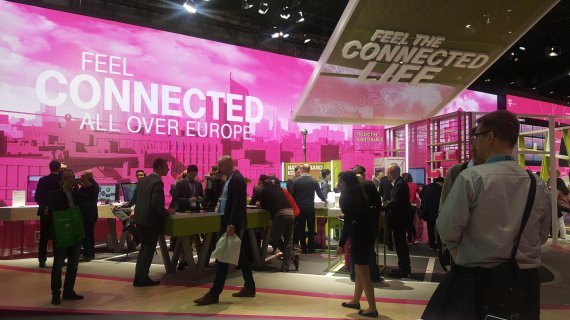 [MWC 2017] 5G 세상 '성큼' 자율주행차와 AI 스마트폰 일상속으로 : 네이트 뉴스