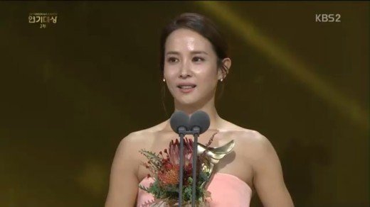 [2017 KBS 연기대상]이동건 사랑꾼 수상소감 "은희씨 전부 다 고맙다" : 네이트 뉴스