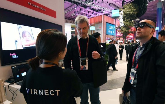 [MWC 2018] '세계 최초 5G 상용화' 바짝…평창이어 MWC도 사로잡은 KT : 네이트 뉴스