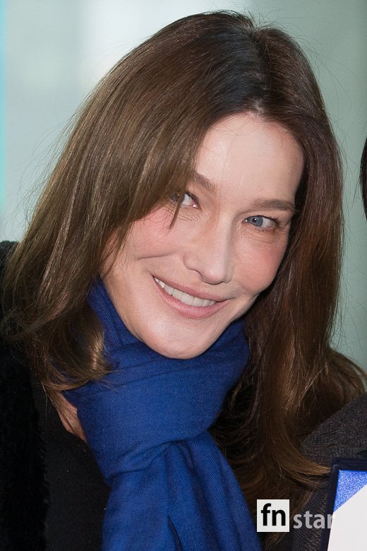 [포토] 카를라 브루니(Carla Bruni), '신비로운 눈빛~아름다운 미소' : 네이트 뉴스