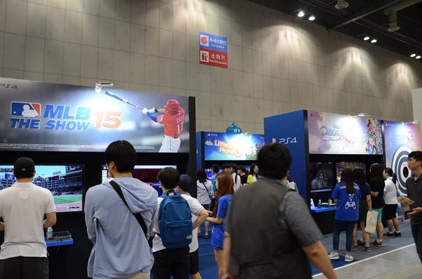 [굿게임쇼2015] SCEK, PS4 신작 대거 시연하며 관객들 '압도' : 네이트 뉴스