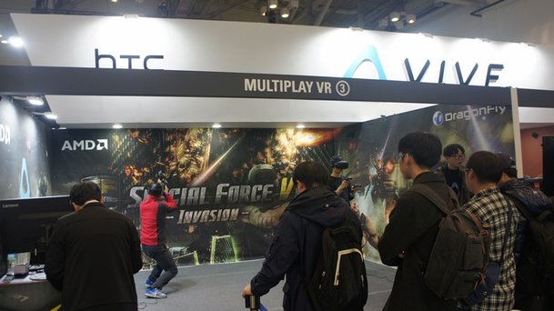 [지스타2017] 관람객들 시선 사로잡은 VR 게임, 비중은 줄었지만 여전한 존재감 : 네이트 뉴스