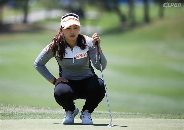 김지영, KLPGA 데뷔 2년 만에 첫 우승 : 네이트 스포츠
