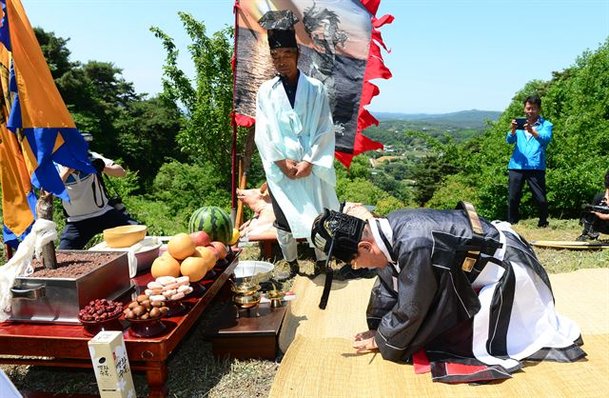 기댈 곳은 하늘 밖에…충남도내 곳곳에서 기우제 : 네이트 뉴스