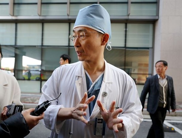 "사람 살리는 것이 나의 업"…귀순 병사 수술한 이국종 교수 : 네이트 뉴스