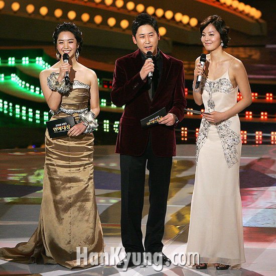 [포토] KBS 연예대상 'MC들의 환상궁합' : 네이트 뉴스