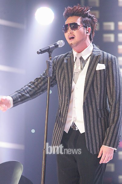 [bnt포토] 김태우의 감미로운 '사랑비' : 네이트 연예