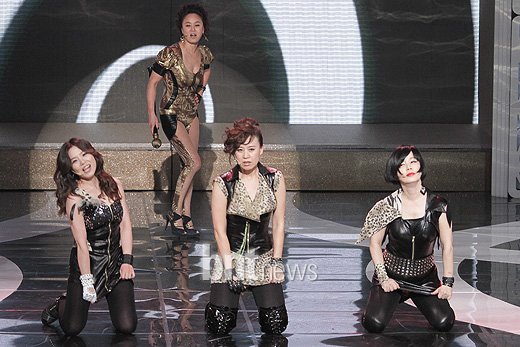 [bnt포토] 예능인들의 도발적인 섹시 무대 : 네이트 연예