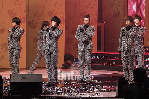 [bnt포토] 2PM의 파워풀한 무대 : 네이트 뉴스