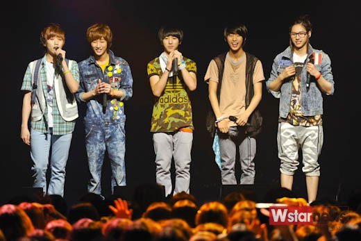 B1A4, 휴식기에도 앨범 없어서 못 팔아 ‘2012 슈퍼루키답네’ : 네이트 연예