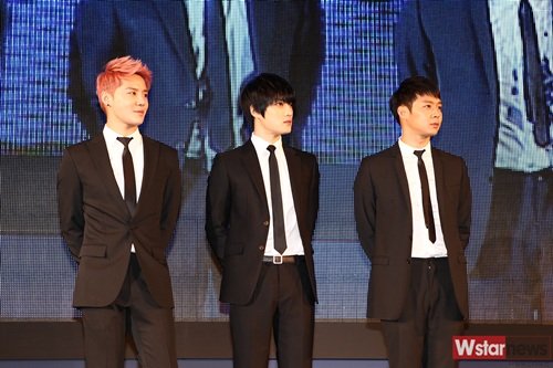 [포토] 'KBEE 2012' JYJ 장관 표창, 한류스타의 비주얼이란 이런 것! : 네이트 연예