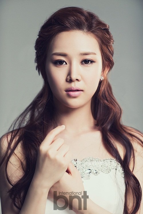 [뷰티화보] 애브뉴준오 2014 SS 웨딩 트렌드③ Feminine (Half Braid) : 네이트 뉴스