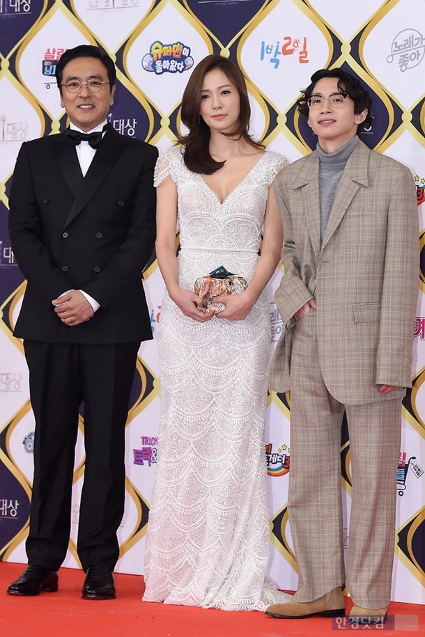 [HEI포토] '살림하는 남자들' 많이 사랑해 주세요~ (KBS 연예대상) : 네이트 연예