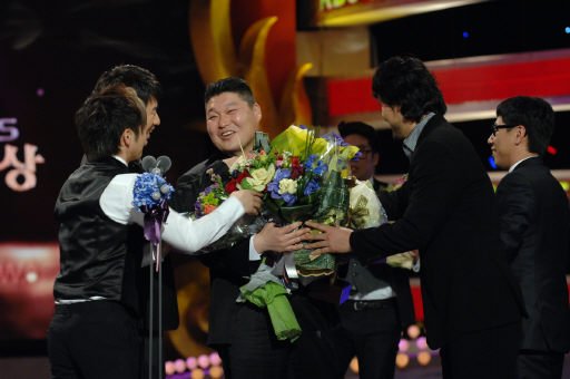 KBS 2008 연예대상, ‘개콘’과 ‘1박2일’ 싹쓸이 : 네이트 연예