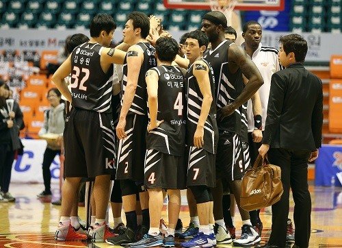 '외곽 터진' kt, KCC 잡고 본격적인 '6강 경쟁' 돌입 : 네이트 스포츠