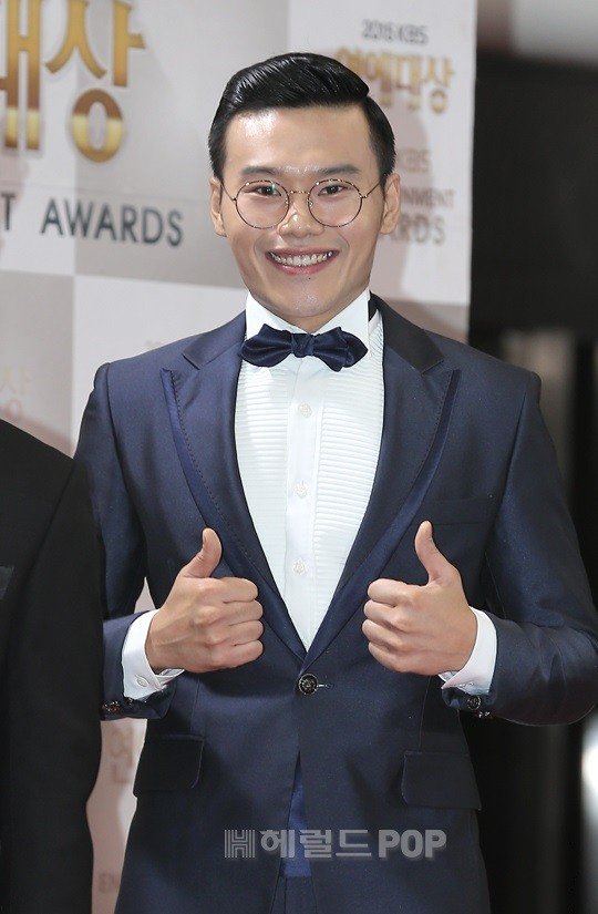 [포토]이세진, 2015 KBS 연예대상 신인 코미디언상 수상 | 아이돌24시 : 네이트 연예