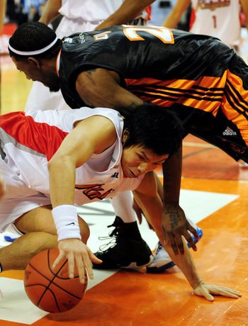 KTF, 통신맞수 SK에 ‘4쿼터 뒷심’ 승리 : 네이트 스포츠