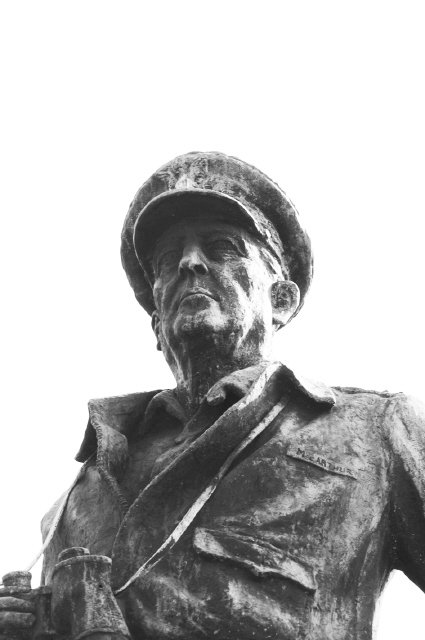 General MacArthur’s statue to be restored : 네이트 뉴스