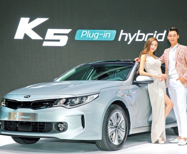 'K5 PHEV'첫선…기아차 친환경카 '쾌주' : 네이트 뉴스