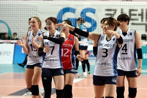 '메디 33득점' IBK기업은행, GS칼텍스 꺾고 2연승 : 네이트 뉴스