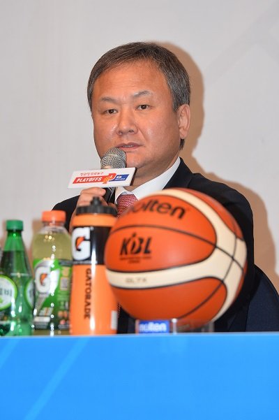 10구단 감독이 뽑는 새 시즌 KBL 우승팀은? : 네이트 스포츠