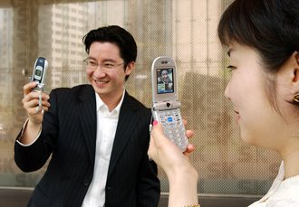 WCDMA 활성화 시동...SKT, 60만원대 단말기 출시 : 네이트 뉴스