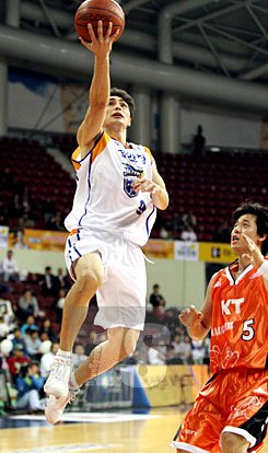 KT&G, 주희정 빠른 공격으로 KTF에 90-64 완승 : 네이트 스포츠