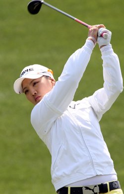 [KLPGA] 유소연, 첫날 5언더파 단독선두 질주 : 네이트 스포츠