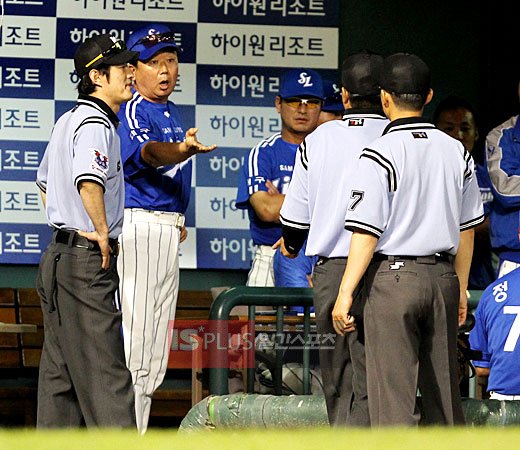 인필드 선언 파장… KBO, 해당심판 2군행 : 네이트 스포츠