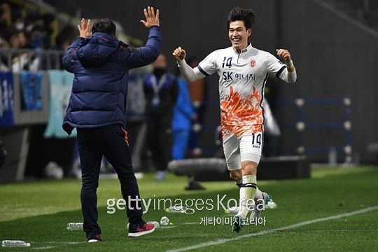 '챔스 사나이' 이창민, 제주 ACL 16강 발판 놓는다 : 네이트 스포츠